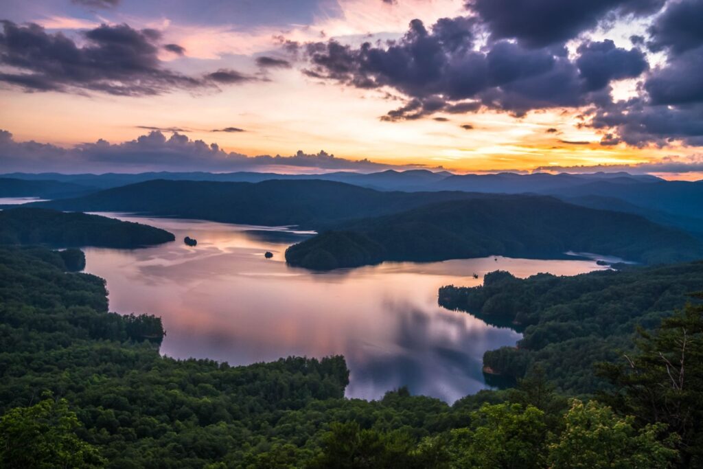 20 BEST Lakes in South Carolina - Lost In The Carolinas