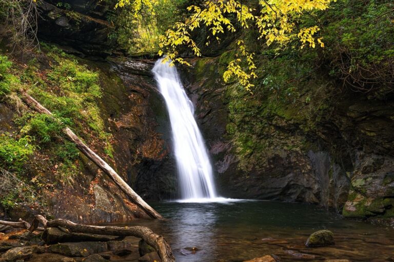 30 North Carolina Waterfalls You WON'T Believe Exist