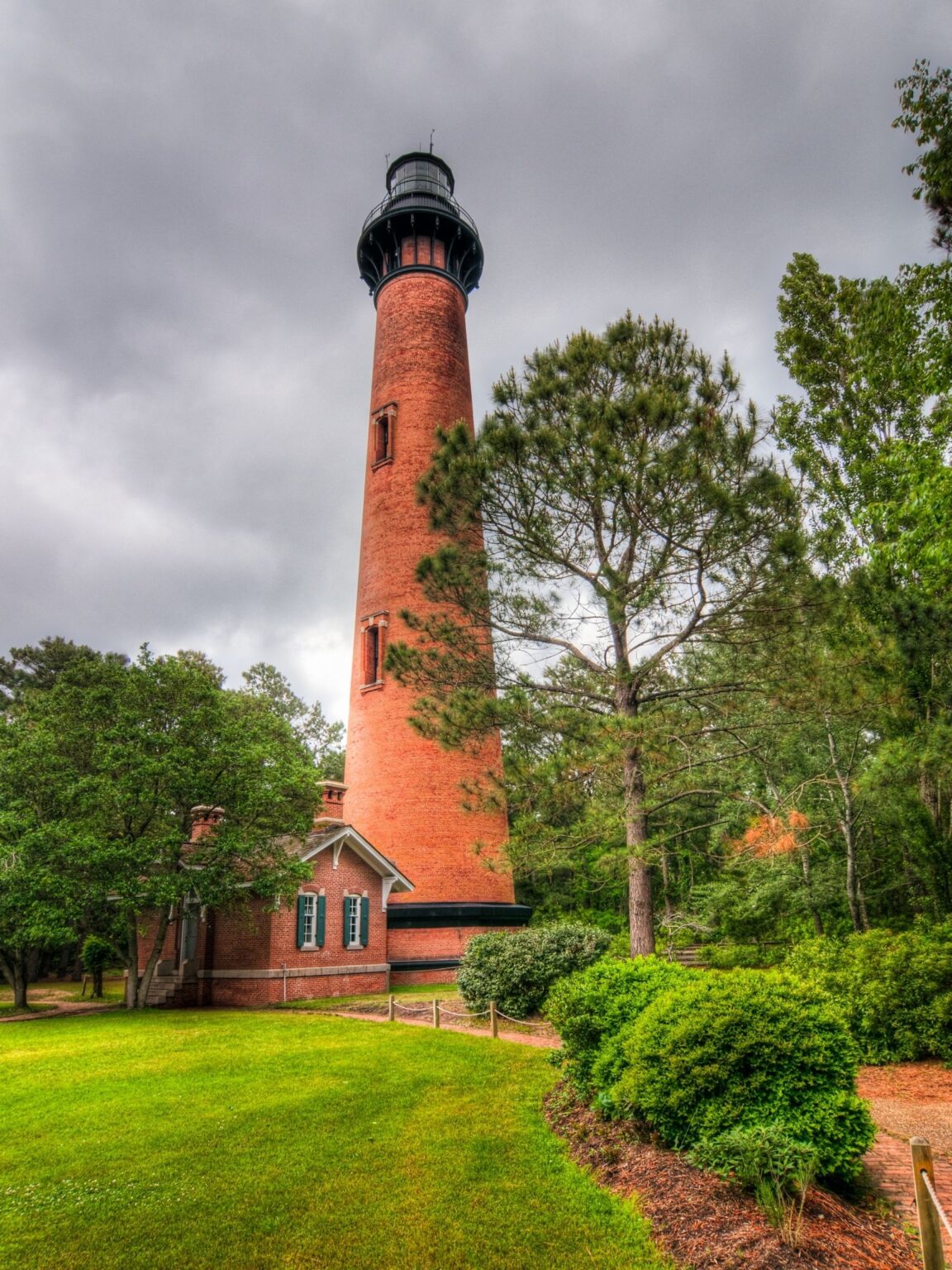 5 BEAUTIFUL Outer Banks Lighthouses To See