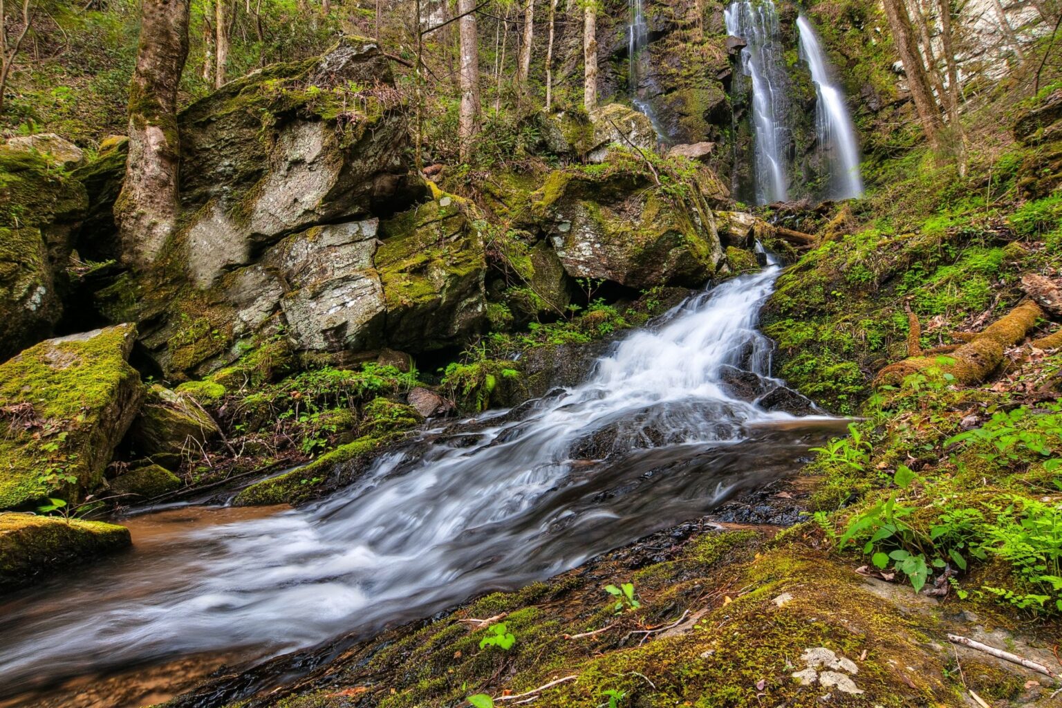 20 BEAUTIFUL Waterfalls in South Carolina to Check Out