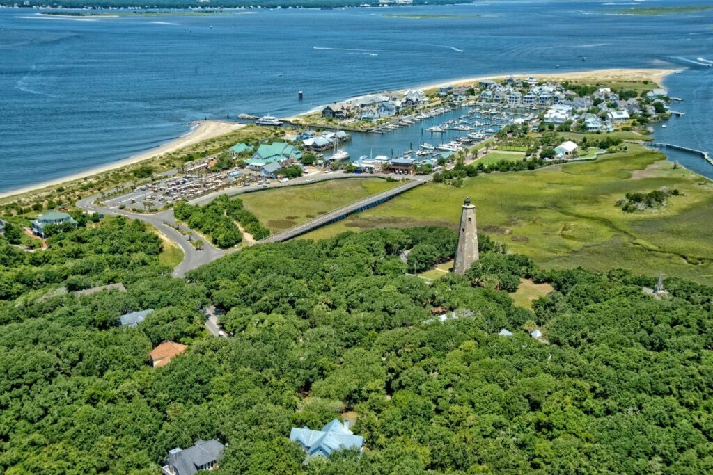 20 STUNNING North Carolina Islands to Visit