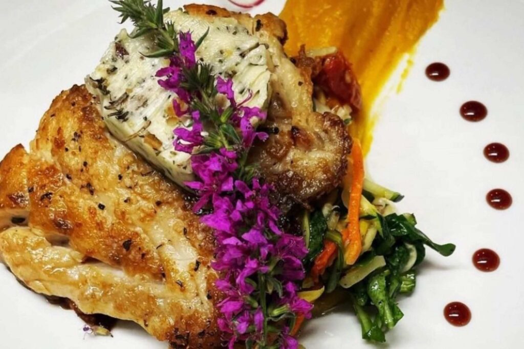 22 BEST Atlantic Beach Restaurants to Try! (NC) - Lost In The Carolinas