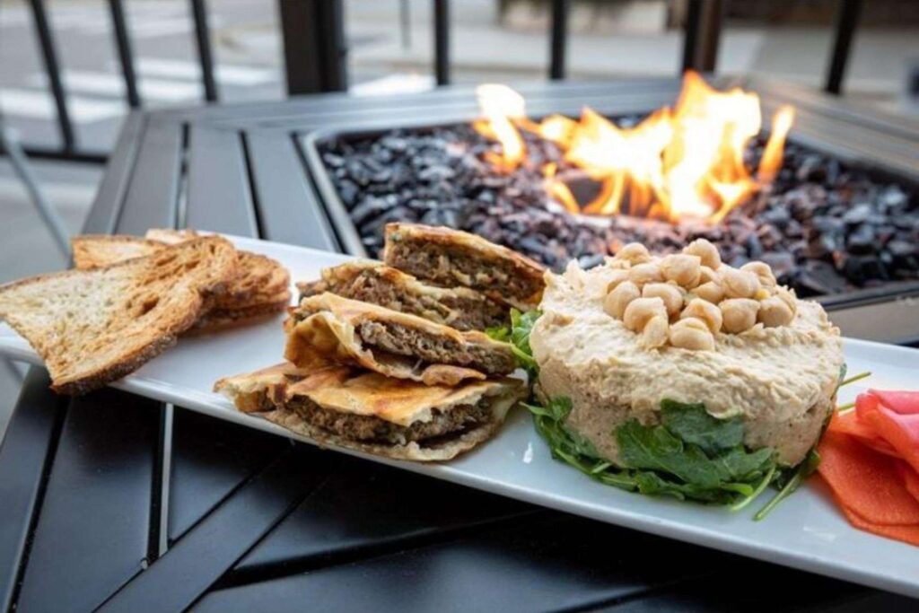 25 BEST Restaurants in Chattanooga, TN to Try!