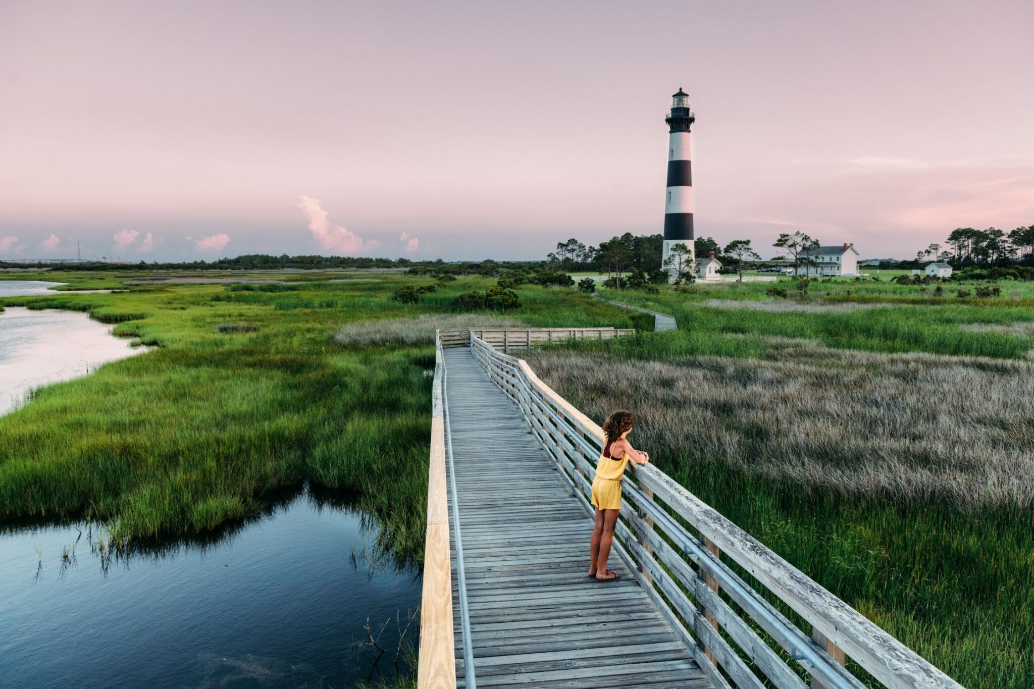8 BEAUTIFUL North Carolina Lighthouses You Should Visit - Lost In The ...