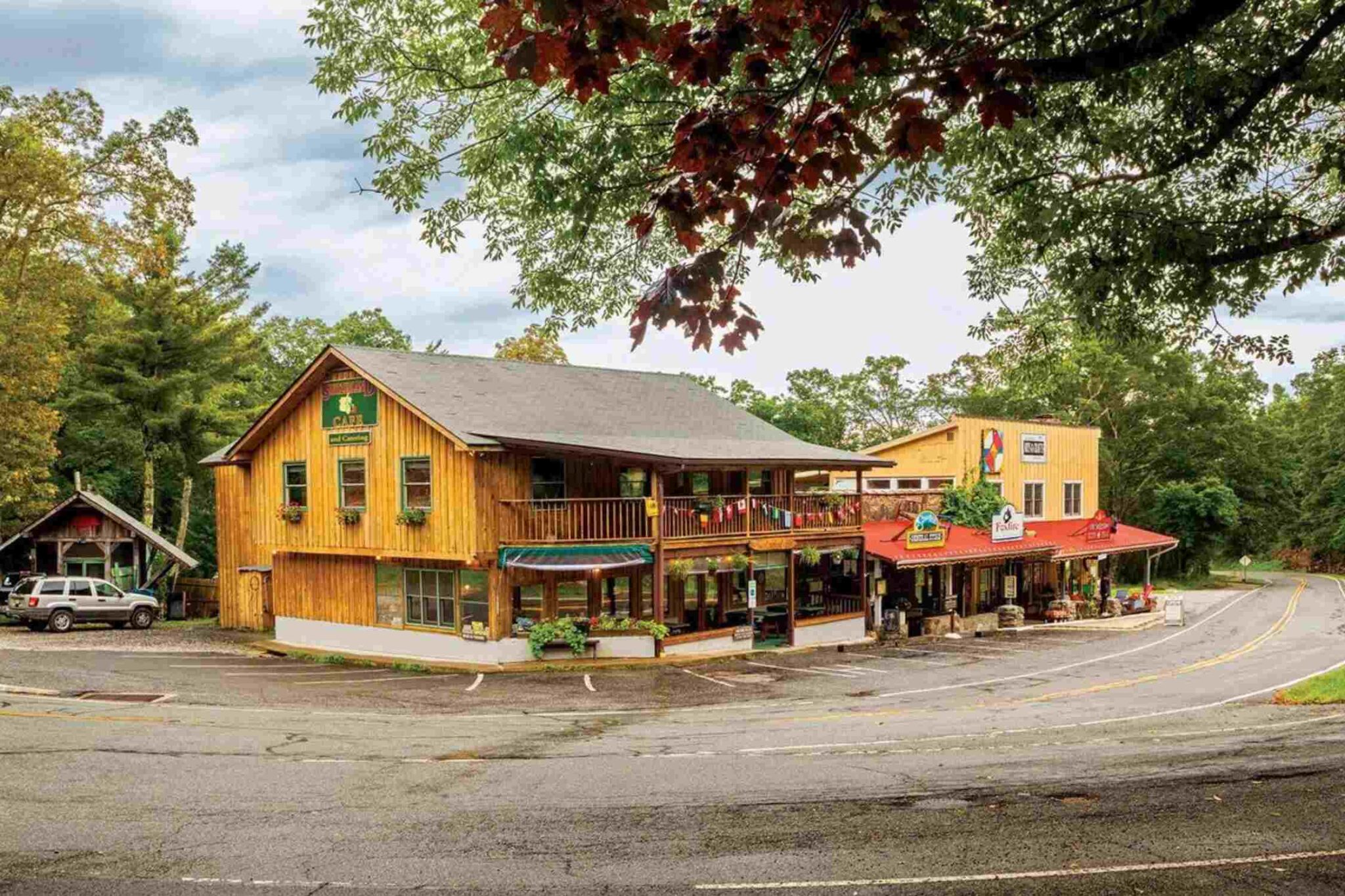 10 BEST Things to Do in Little Switzerland - Lost In The Carolinas