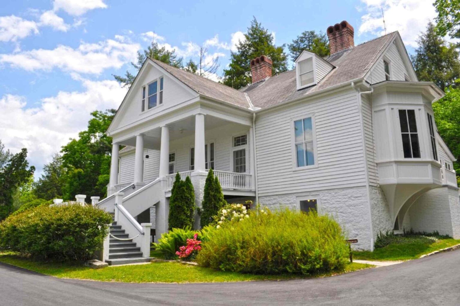 25 BEST Things to Do In Saluda & Beyond - Lost In The Carolinas